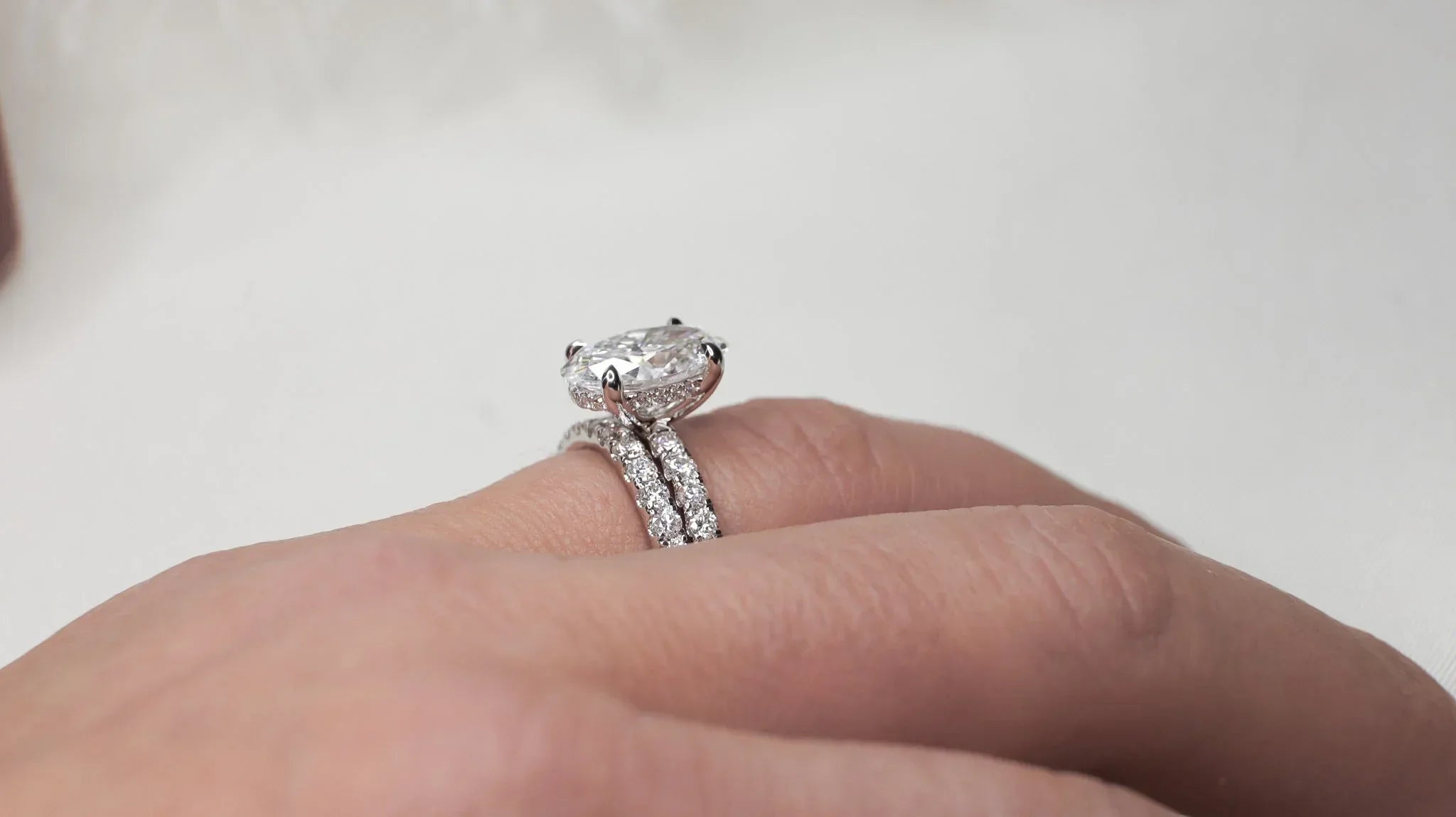 The Ultimate Guide to Low-Profile Engagement Rings – Azzallure