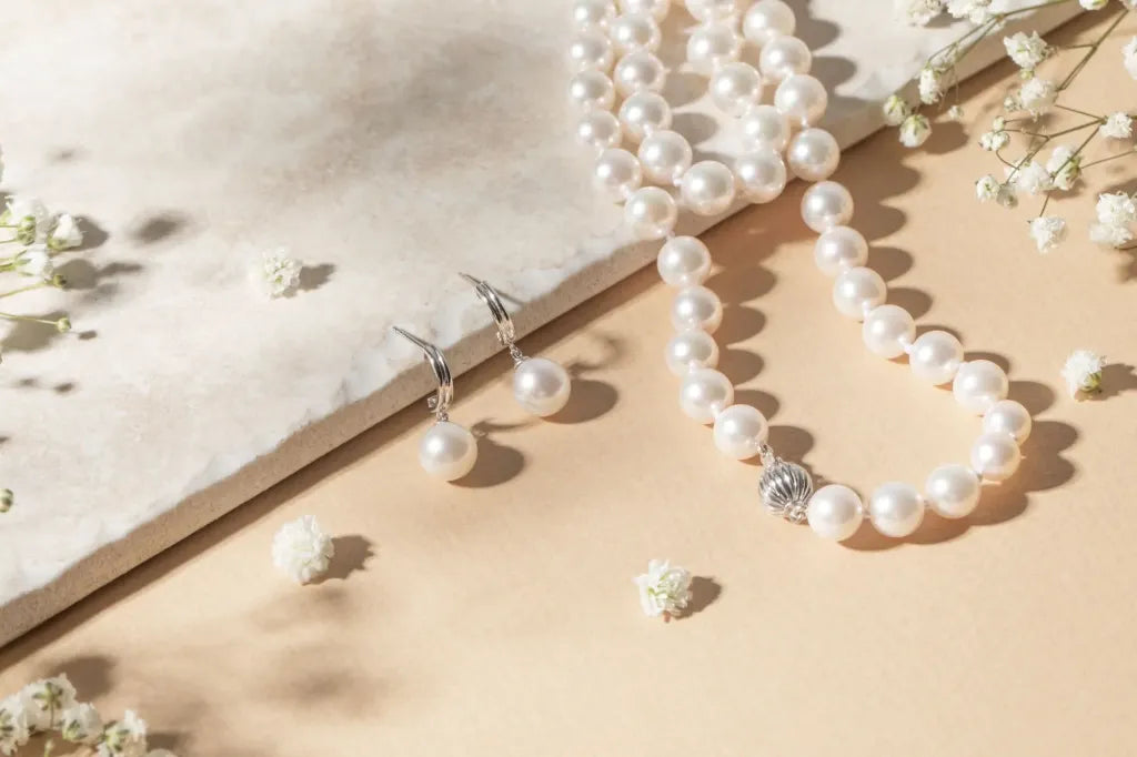 The Ultimate Guide to Freshwater Pearls – Azzallure
